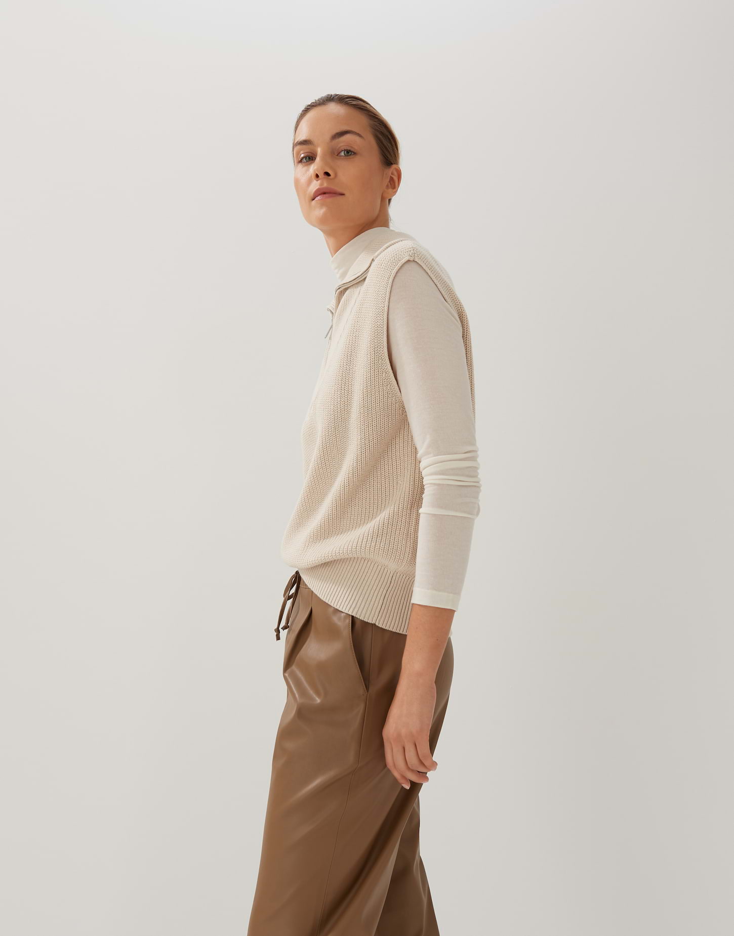 Pullunder Tuyala beige online bestellen | someday Online Shop