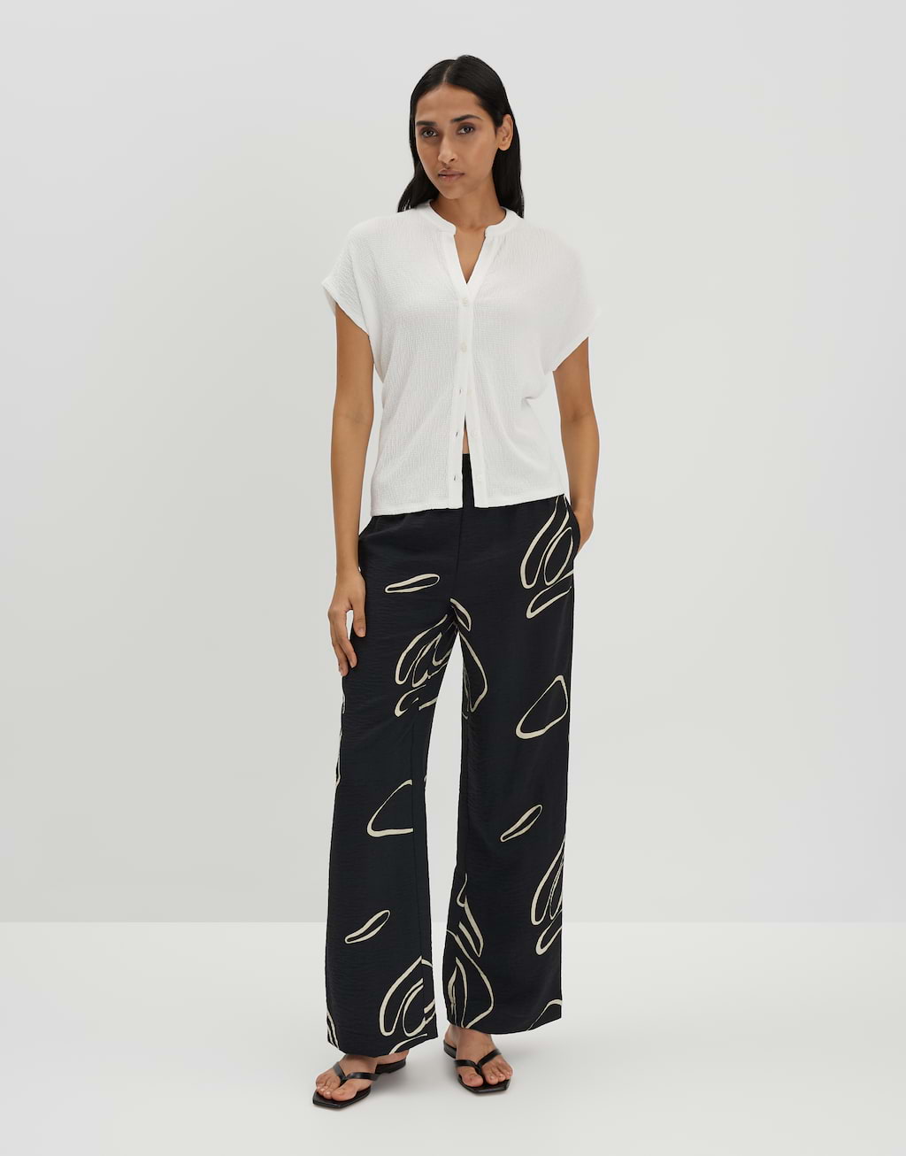 Wide Leg Pants Cevil nature schwarz online bestellen | someday Online Shop