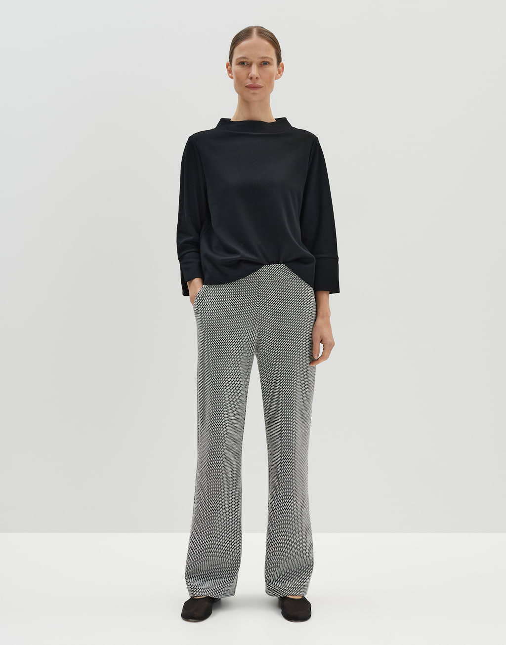 Stoffhose Cenya minimal schwarz online bestellen | someday Online Shop